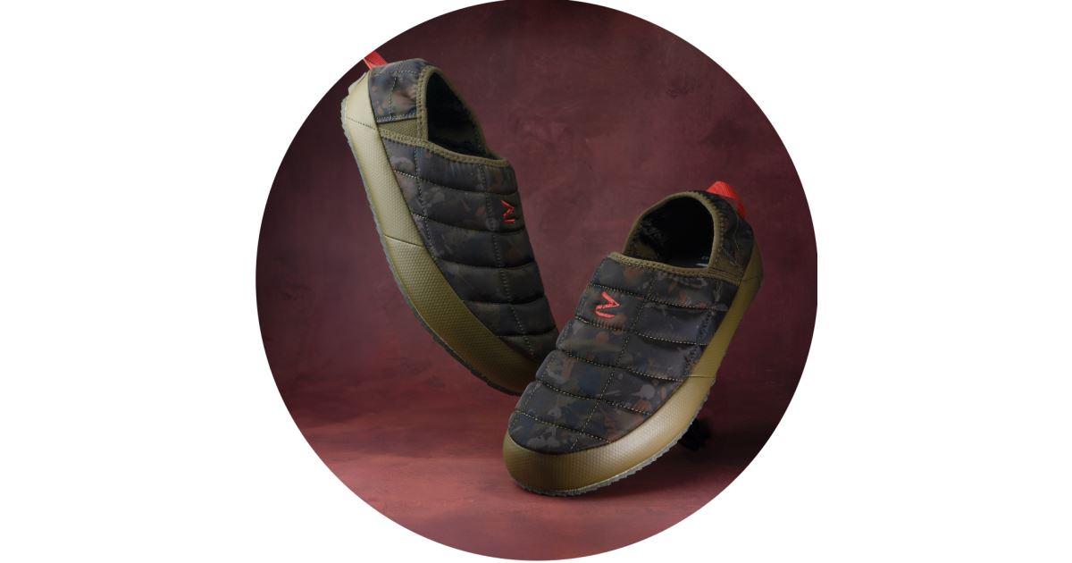 One More Cast Nazouváky Splash Camo Fleece Lined Slippers